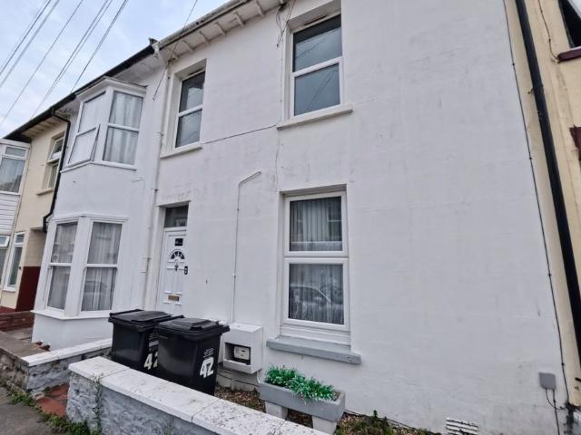 Alma Street, Weston Super Mare BS23, 2 bed flat to rent, £975 pcm | PrimeLocation