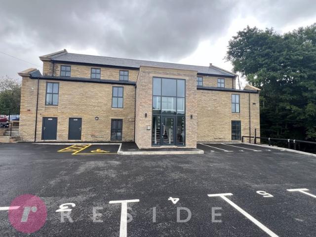 Alma Street, Bacup, Rossendale OL13, 2 bed flat to rent, £850 pcm | PrimeLocation