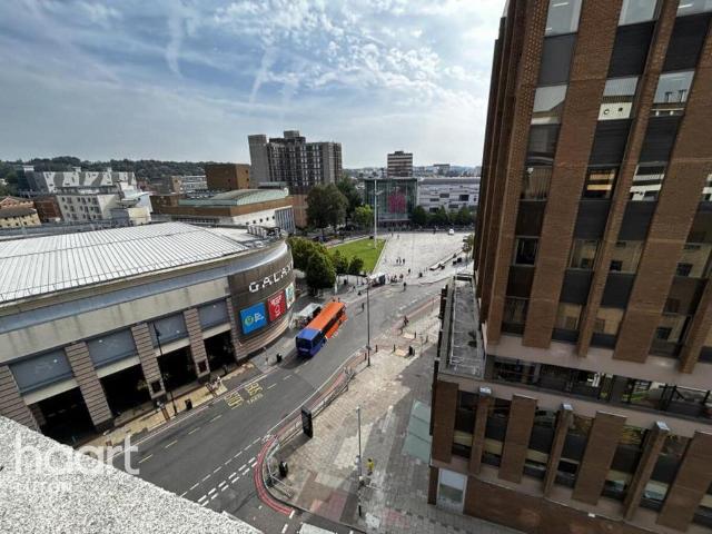 Alma Street, Luton 2 bed flat to rent £1,450 pcm £335 pw