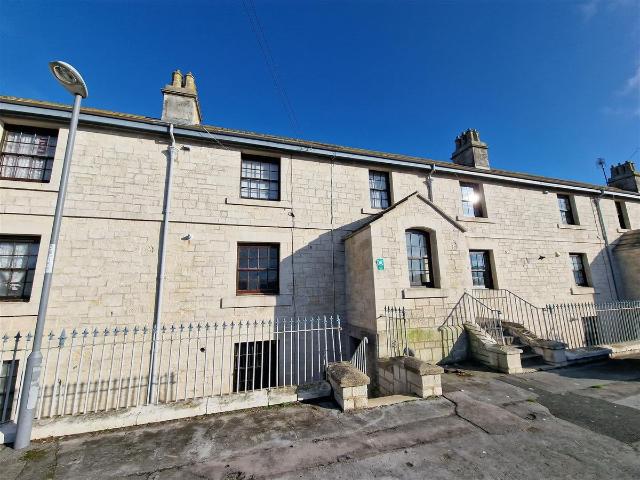 Alma Terrace, Portland DT5, 3 bed flat to rent, £1,050 pcm | PrimeLocation