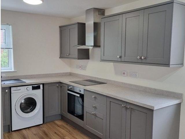Alma Wood Close, Chorley PR7, 2 bed flat to rent, £950 pcm | PrimeLocation