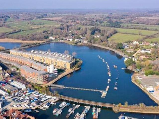 Almansa Way, Lymington, 2 Bedroom Apartment