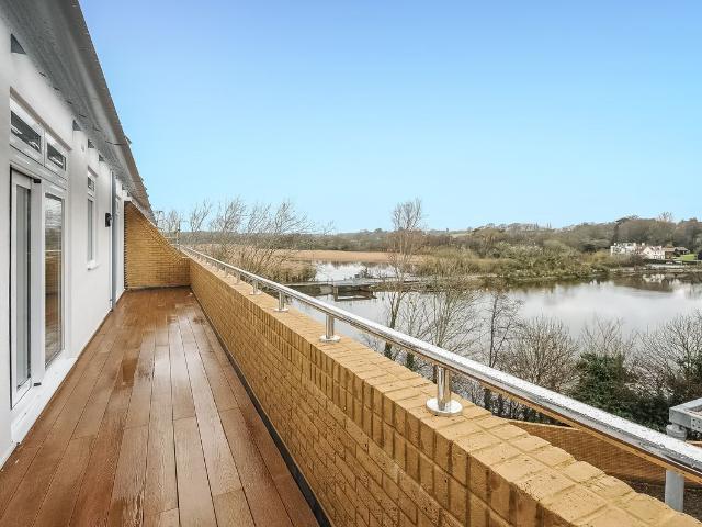 Almansa Way, Lymington SO41, 2 bed flat to rent, £2,400 pcm | PrimeLocation
