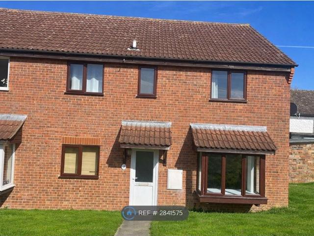 Almers Close, Bedford MK45, 2 bed end terrace house to rent, £1,250 pcm | PrimeLocation