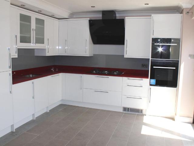 Almond Close, Englefield Green TW20, 5 bed terraced house to rent, £2,800 pcm | PrimeLocation