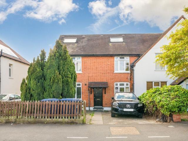 Almond Avenue, Ealing W5, Studio to rent, £1,248 pcm | PrimeLocation