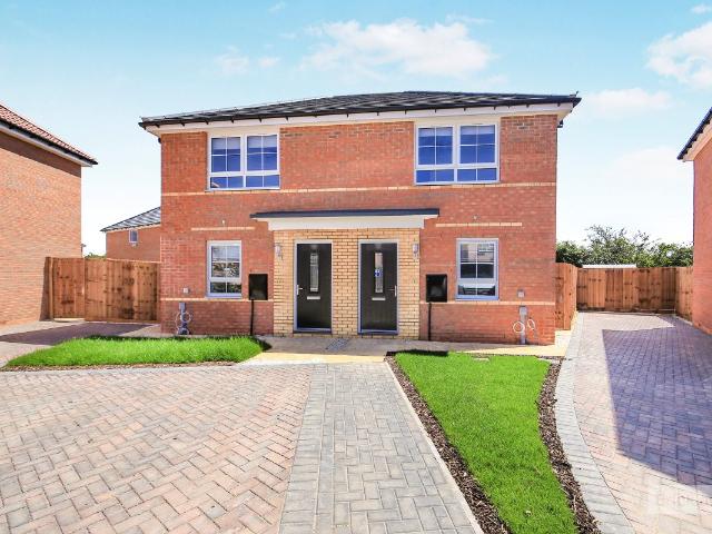 Almond Avenue, Whittlesey, Peterborough PE7, 2 bed property to rent, £1,150 pcm | PrimeLocation