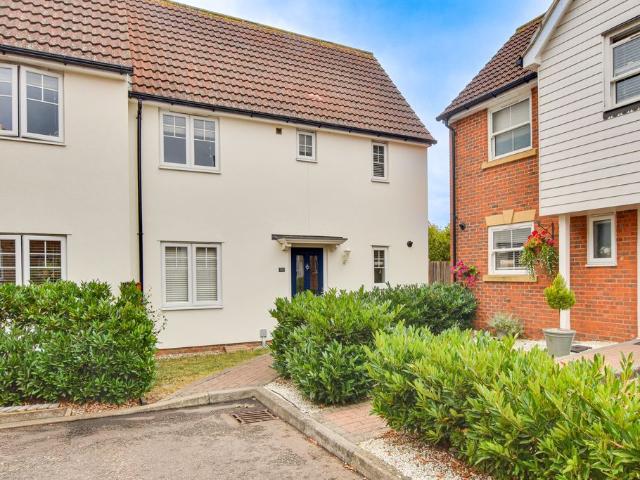 Almond Road, Woodlands Park CM6, 3 bed semi detached house to rent, £1,795 pcm | PrimeLocation