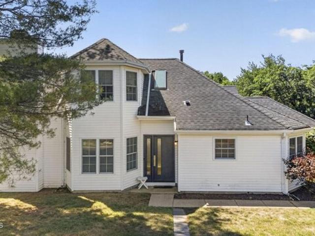 Almond Rd, Freehold, Condo For Sale