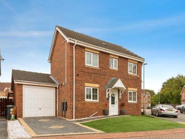 Almond Way, Nottingham, 3 Bedroom Semi detached