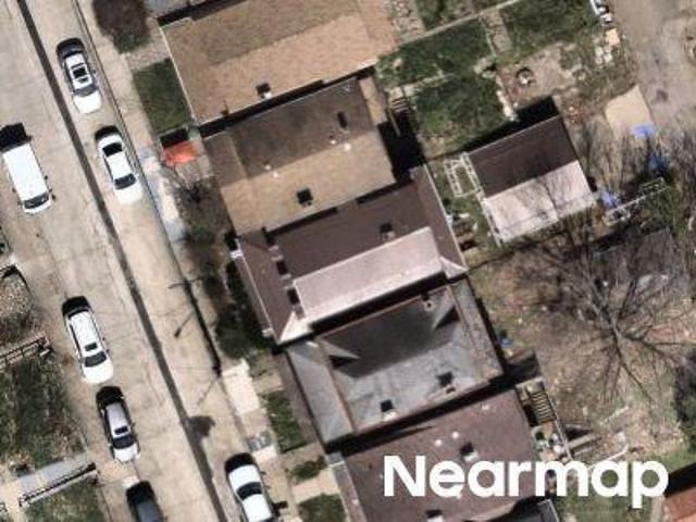 Almont St