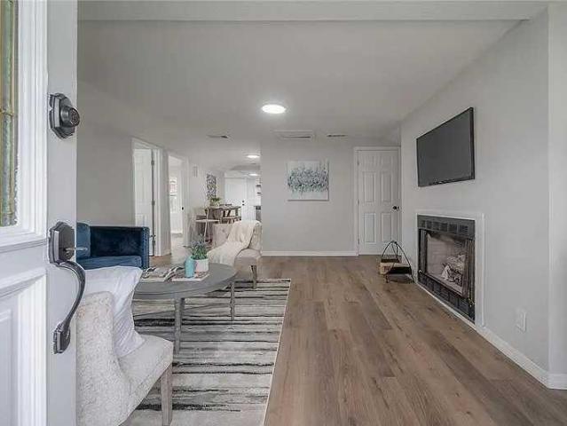 Almost free to rent. This home is very lovely and cheap. 3bed and 2bath