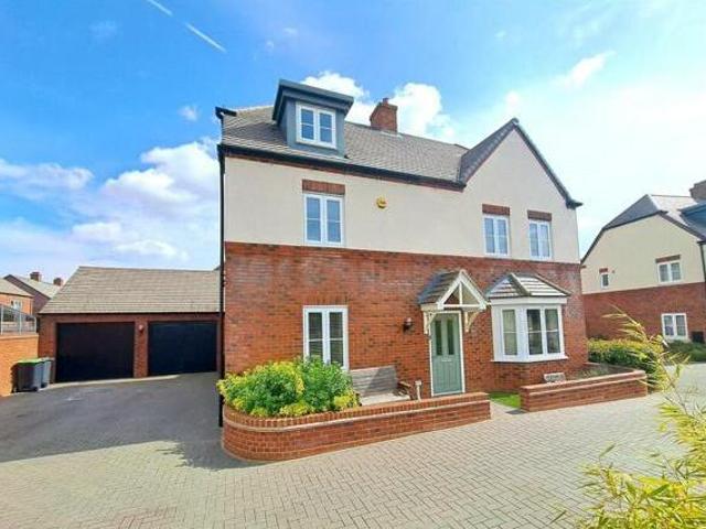 Alnwick Way, Great Denham, 5 Bedroom Detached