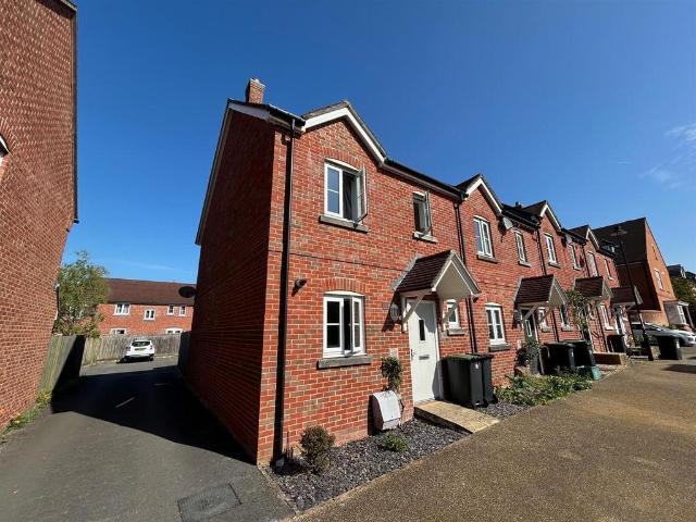 Alner Road, Blandford Forum 3 bed end of terrace house to rent £1,295 pcm £299 pw
