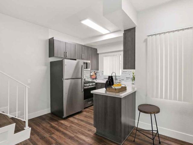 Alon Apartments 2 Bedroom Apartment for Rent at 9211 Harlow Ave, Los Angeles, CA 90034 South Robertson