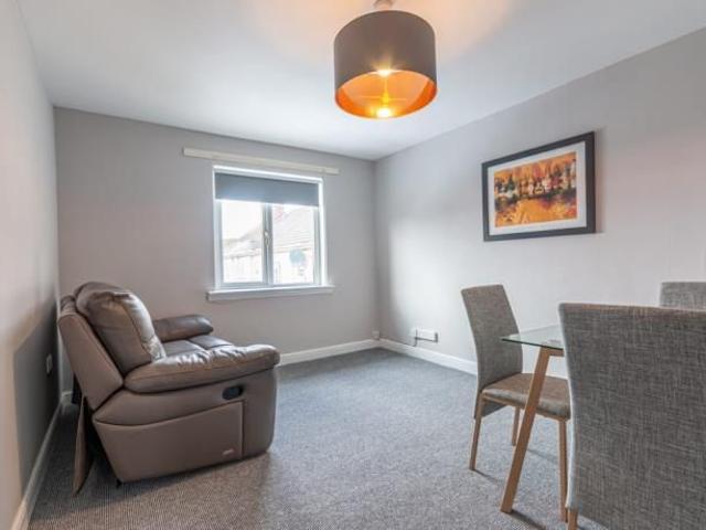 Alan Breck Gardens, Edinburgh EH4, 4 bed flat to rent, £2,100 pcm | PrimeLocation