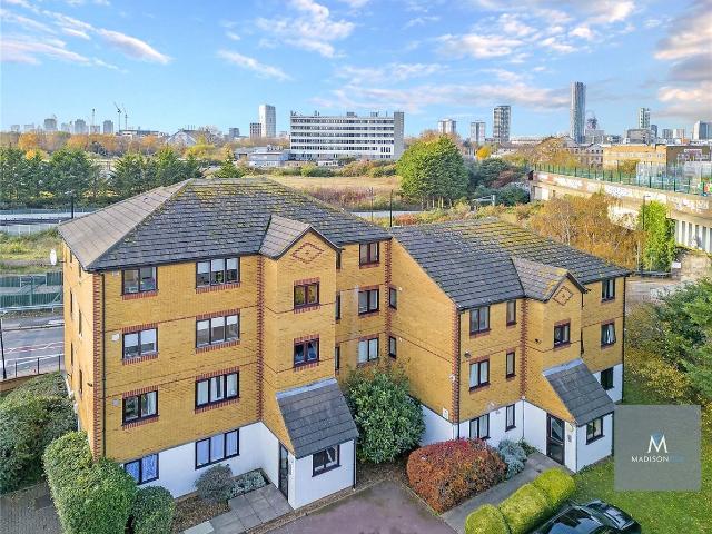 Alan Hocken Way, Stratford, London E15, 1 bed flat to rent, £1,550 pcm | PrimeLocation
