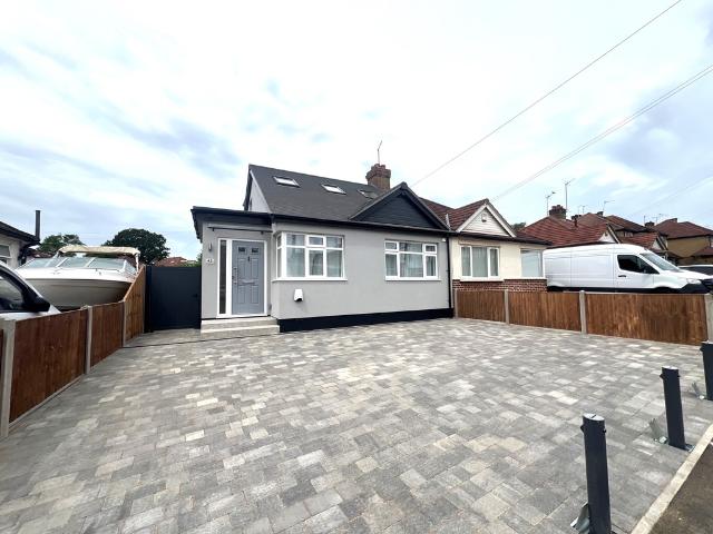 Alandale Drive, Pinner, HA5