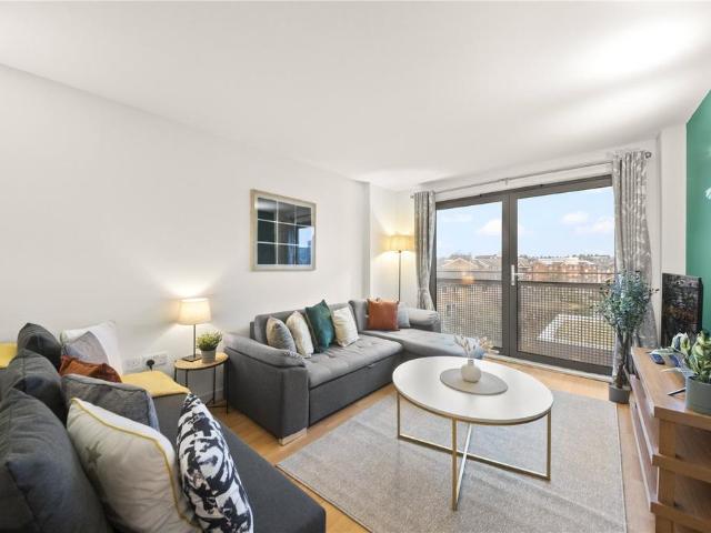 Alaska Building, Deals Gateway. 2 bed apartment to rent £2,400 pcm £554 pw