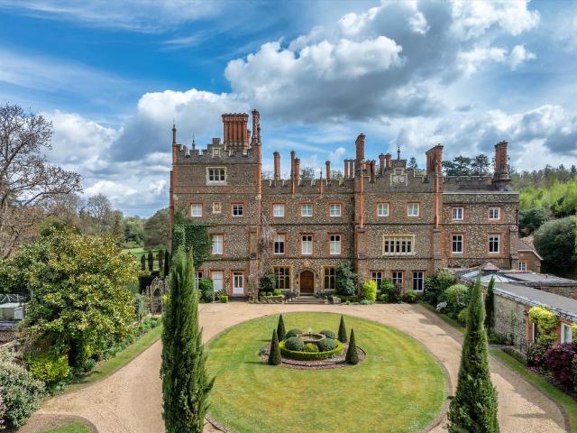 Albury Park Mansion, Albury Park. 3 bed flat to rent £5,000 pcm £1,154 pw