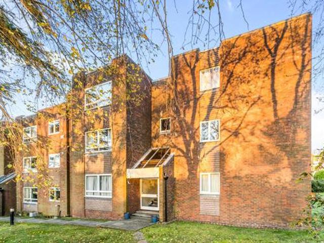 Albury Road, Guildford, 2 Bedroom Flat