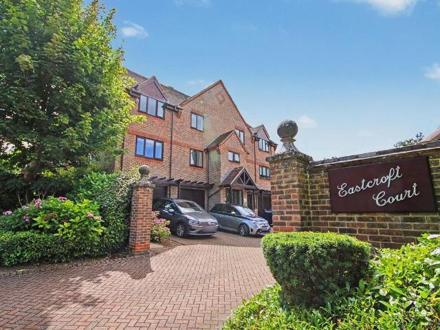 Albury Road, Guildford GU1, 2 bed flat to rent, £1,875 pcm | PrimeLocation