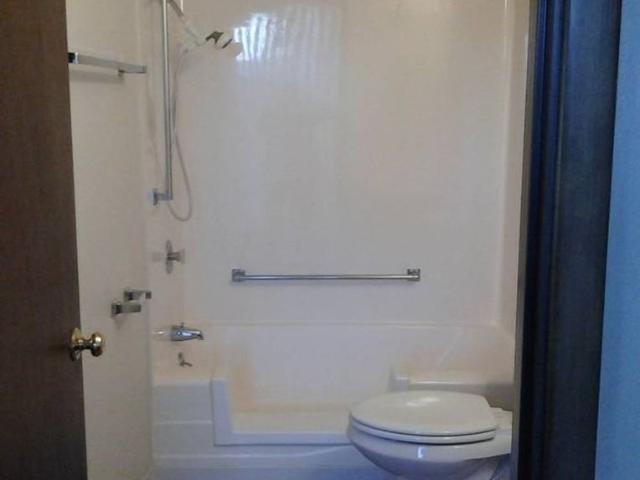 Albany Court Apartments 55+ 1 Bedroom Apartment for Rent at 1212 34th Ave Se, Albany, OR 97322