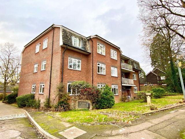 Albany Crescent, Claygate KT10, 2 bed flat to rent, £1,750 pcm | PrimeLocation