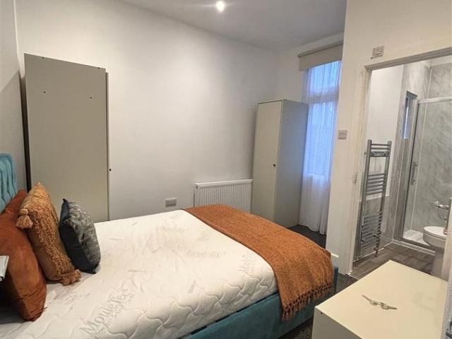 Albany Avenue, Westcliff On Sea SS0, Room to rent, £680 pcm | PrimeLocation