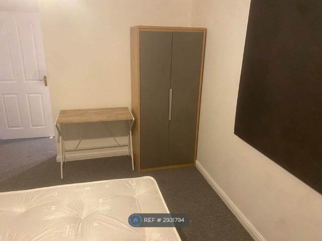 Albany Gardens, Colchester CO2, Room to rent, £610 pcm | PrimeLocation