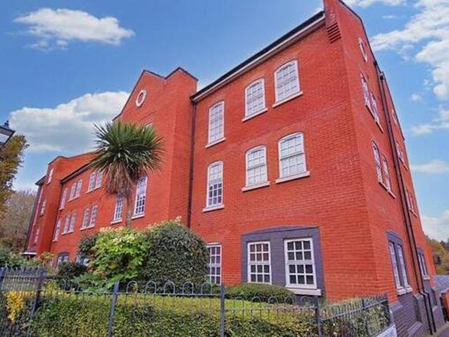 Albany Gardens, Colchester, 2 Bedroom Apartment