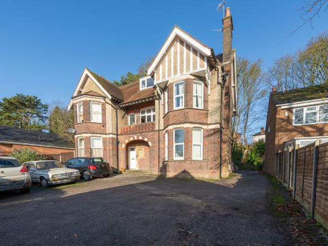 Albany Grove LU2, Studio to rent, £850 pcm | PrimeLocation