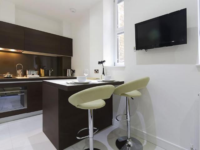 Albany House, London WC1H Studio to rent £1,650 pcm £381 pw