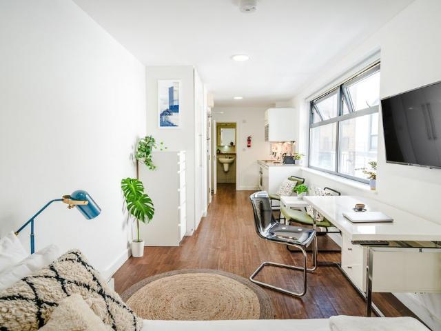 Albany St, London NW1, 1 bed flat to rent, £3,250 pcm | PrimeLocation