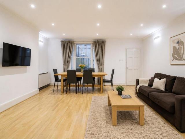 Albany Street, NW1, Regent`s Park 2 bed flat to rent £3,650 pcm £842 pw