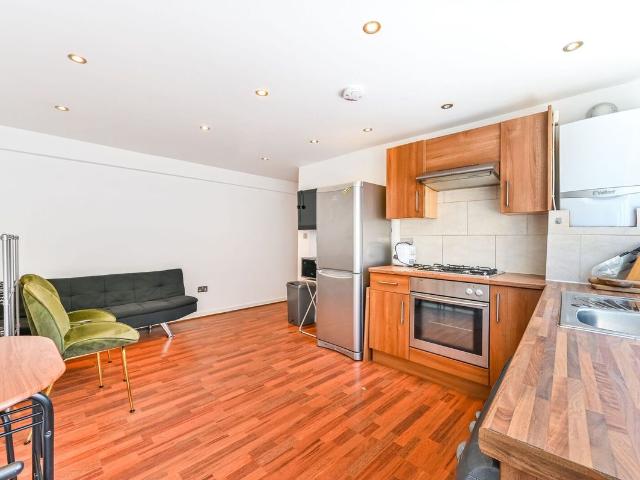 Albany Street, Camden, London NW1, 2 bed flat to rent, £2,800 pcm | PrimeLocation