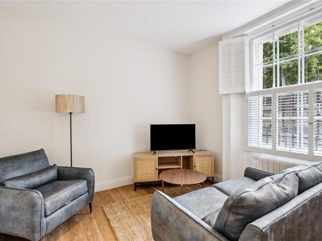 Albany Street, London, NW1 1 bed flat to rent £2,708 pcm £625 pw