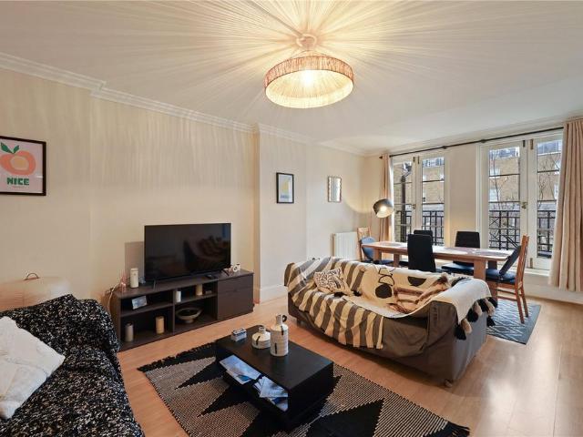 Albany Street, Regent's Park, London 3 bed flat to rent £4,983 pcm £1,150 pw