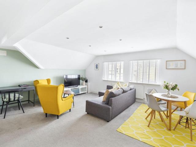 Albany Road, Cardiff CF24 1 bed apartment to rent £1,125 pcm £260 pw