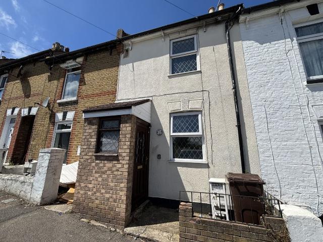 Albany Road, Chatham ME4, 3 bed terraced house to rent, £1,300 pcm | PrimeLocation