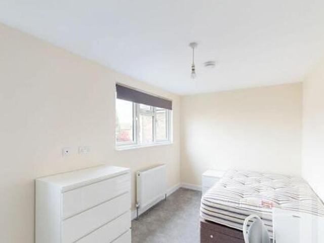 Albany Road, Crawley, 1 Bedroom House