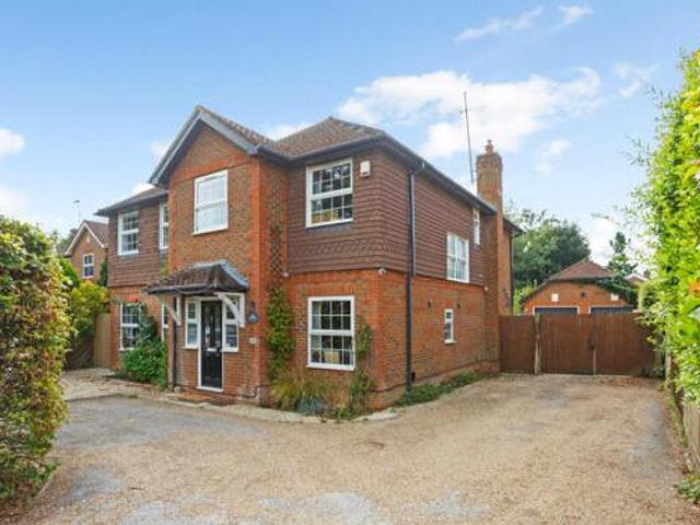 Albany Road, Fleet, 6 Bedroom Detached