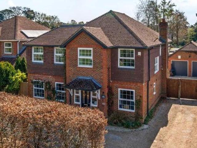 Albany Road, Fleet, 6 Bedroom Detached