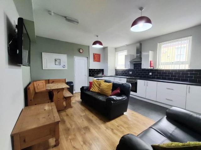 Albany Road, Kensington Fields. 5 bed house share to rent £2,492 pcm £575 pw