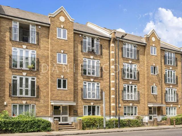 Albany Road, Riddell Court, SE5 2 bed apartment to rent £2,300 pcm £531 pw