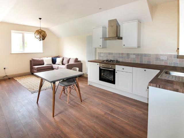 Albany Road, Roath CF24, 2 bed terraced house to rent, £1,150 pcm | PrimeLocation