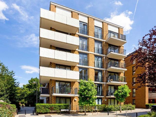 Albatross Way, Canada Water SE16, 2 bed flat to rent, £3,200 pcm | PrimeLocation