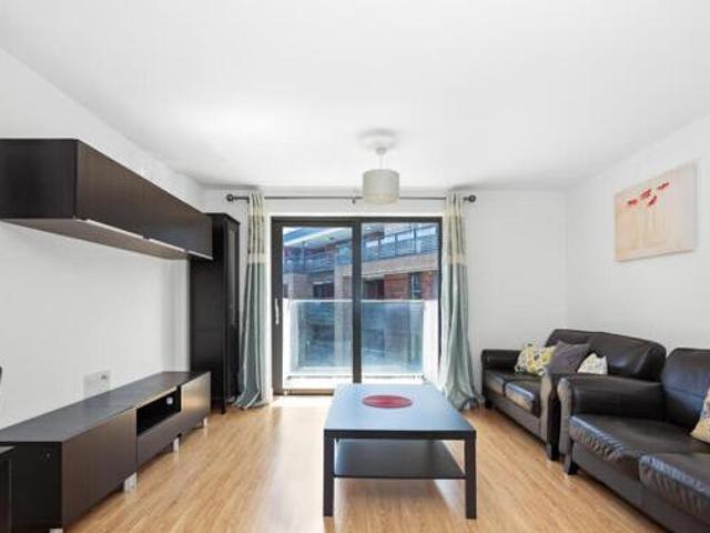 Albatross Way, London, 2 Bedroom Flat