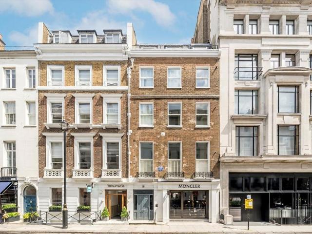 Albemarle Street, London W1S 1 bed flat to rent £3,300 pcm £762 pw