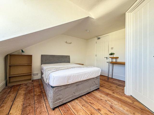 Albemarle Road, Taunton, Somerset TA1, Room to rent, £900 pcm | PrimeLocation